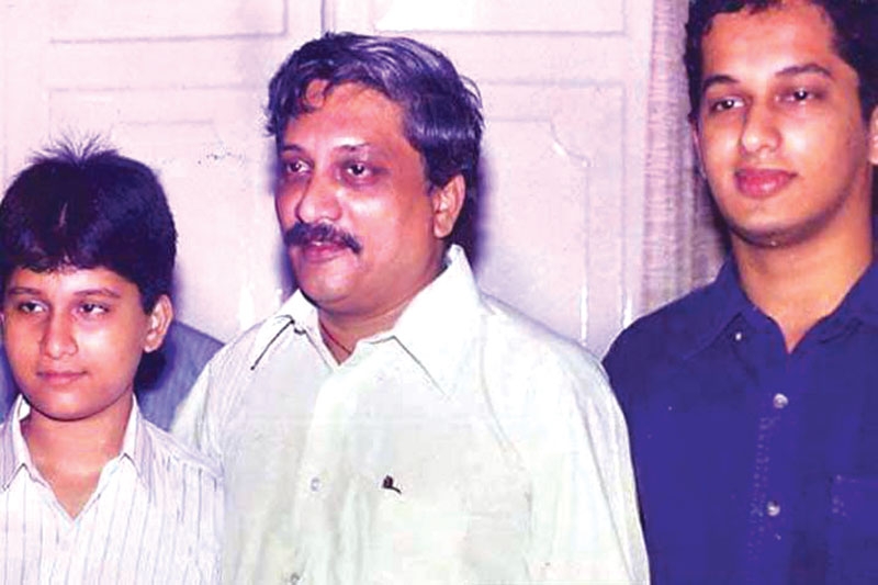 monohar parrikar utpal parrikar writing article - विवेक मराठी